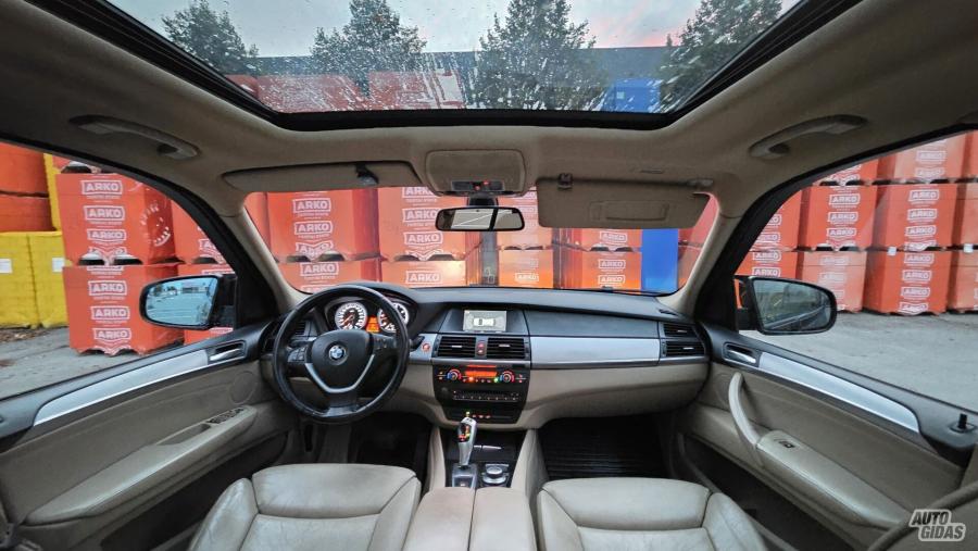 Black BMW X5 2008 in Alytus, with an engine capacity of 3.00 L and mileage of 391 thousand km for 6650 €, photo 11 on AUTOMOTO.COM.LV
