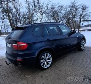 Black BMW X5 2008 in Rezekne, with an engine capacity of 3.00 L and mileage of 484 thousand km for 8500 €, photo 5 on AUTOMOTO.COM.LV