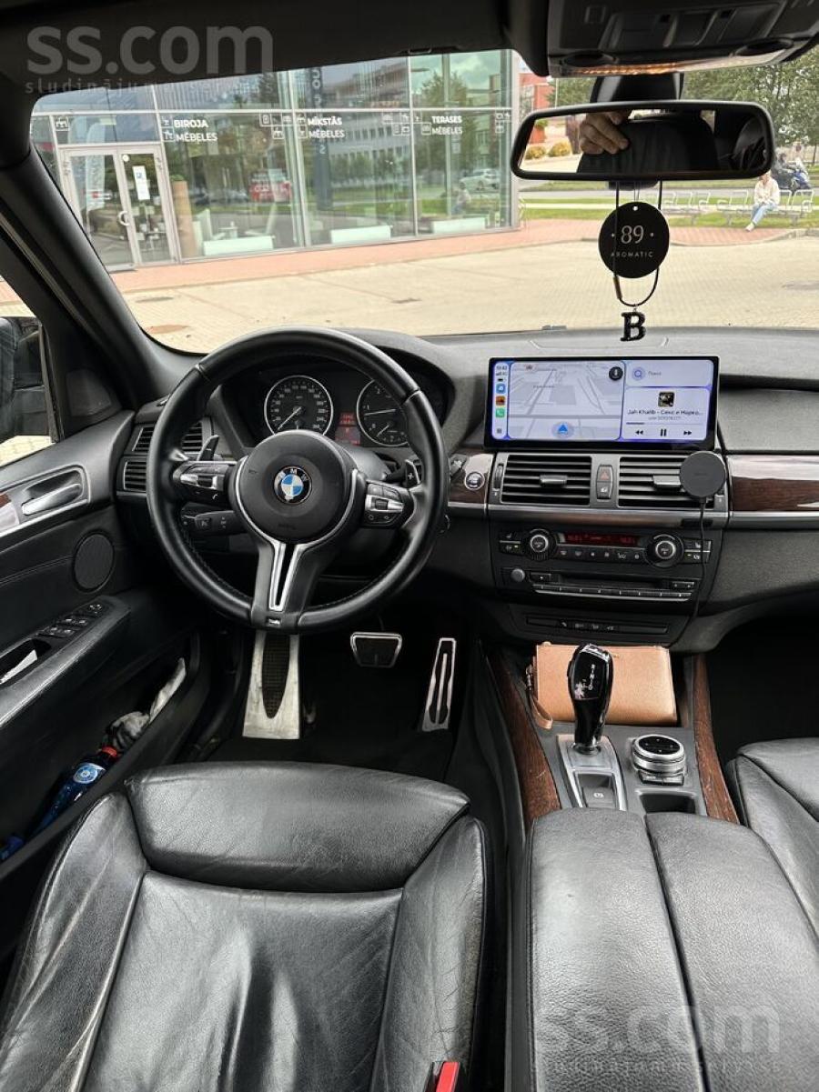Black BMW X5 2008 in Riga, with an engine capacity of 3.00 L and mileage of 320 thousand km for 10000 €, photo 7 on AUTOMOTO.COM.LV