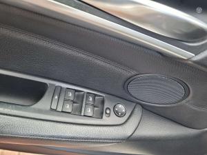 Black BMW X5 2008 in Siauliai, with an engine capacity of 2.99 L and mileage of 207 thousand km for 9250 €, photo 5 on AUTOMOTO.COM.LV