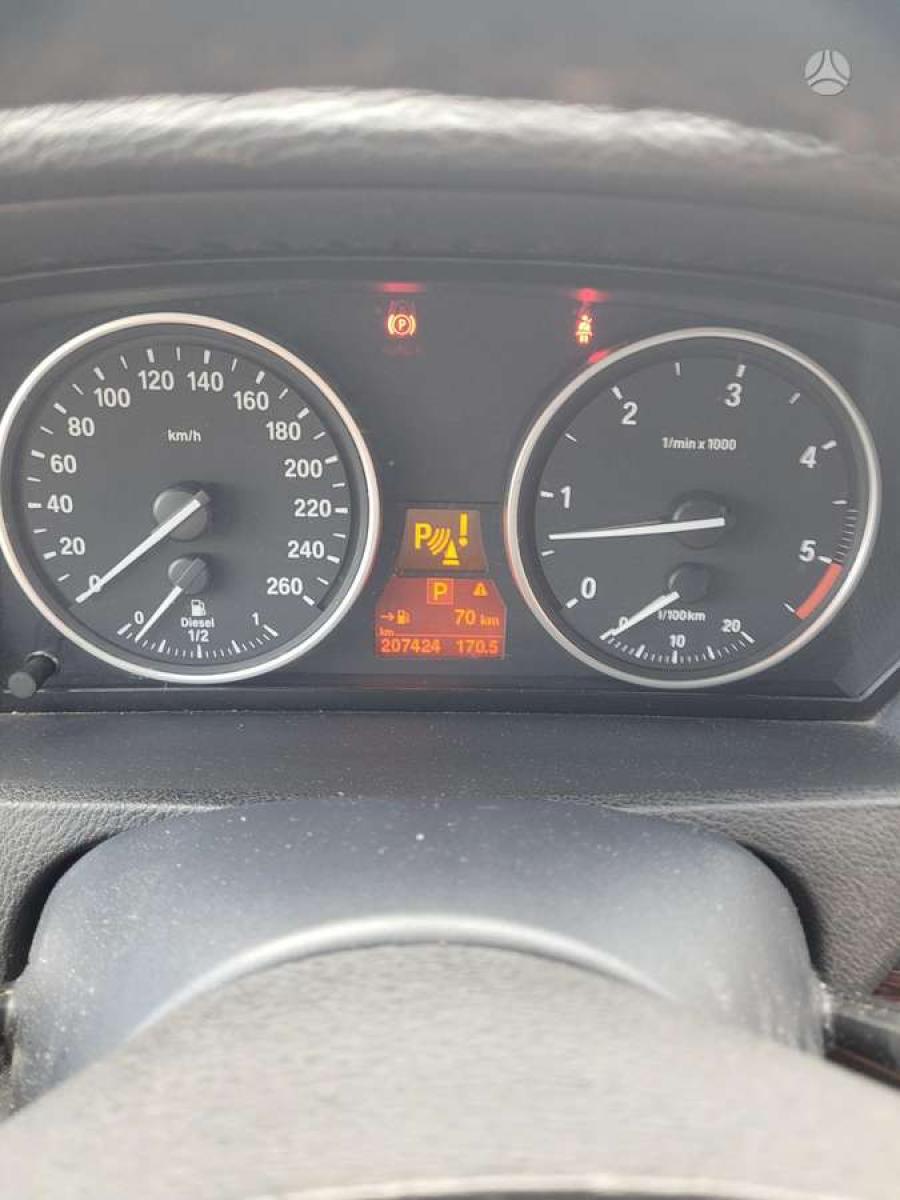 Black BMW X5 2008 in Siauliai, with an engine capacity of 2.99 L and mileage of 207 thousand km for 9250 €, photo 6 on AUTOMOTO.COM.LV