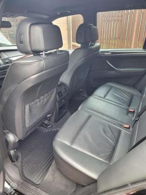 Black BMW X5 2008 in Siauliai, with an engine capacity of 2.99 L and mileage of 207 thousand km for 9250 €, photo 16 on AUTOMOTO.COM.LV