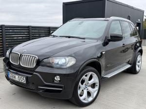 Melns BMW X5 2008 Viļņa, ar dzinēja tilpumu 3.00 L un nobraukumu 384 tūkst. km par 7440 €, foto  vietnē AUTOMOTO.COM.LV