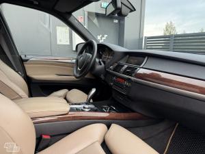 Melns BMW X5 2008 Viļņa, ar dzinēja tilpumu 3.00 L un nobraukumu 384 tūkst. km par 7440 €, foto 21 vietnē AUTOMOTO.COM.LV