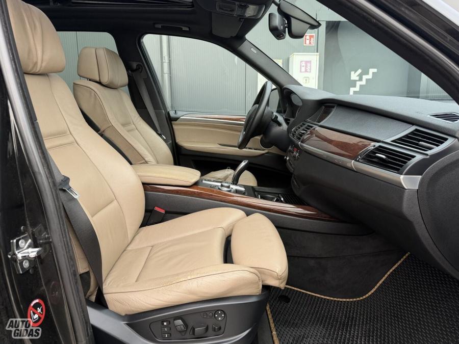 Melns BMW X5 2008 Viļņa, ar dzinēja tilpumu 3.00 L un nobraukumu 384 tūkst. km par 7440 €, foto 22 vietnē AUTOMOTO.COM.LV