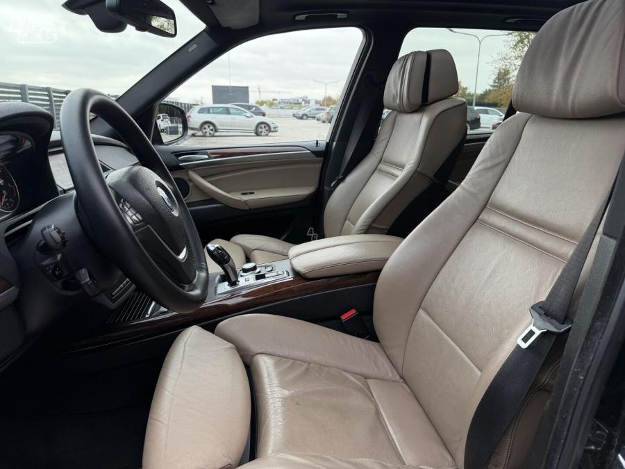 Melns BMW X5 2008 Viļņa, ar dzinēja tilpumu 3.00 L un nobraukumu 384 tūkst. km par 7440 €, foto 23 vietnē AUTOMOTO.COM.LV