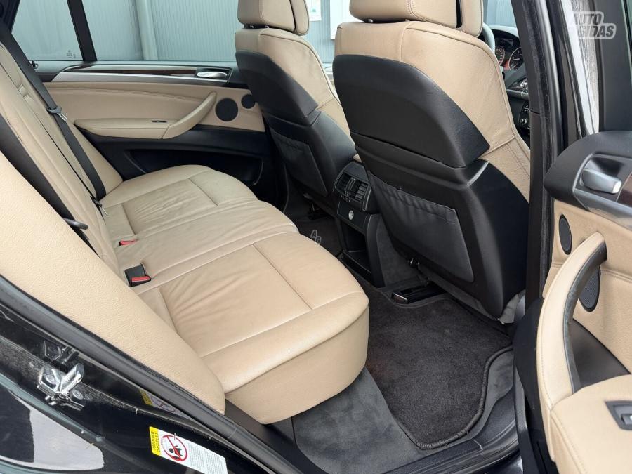 Melns BMW X5 2008 Viļņa, ar dzinēja tilpumu 3.00 L un nobraukumu 384 tūkst. km par 7440 €, foto 26 vietnē AUTOMOTO.COM.LV
