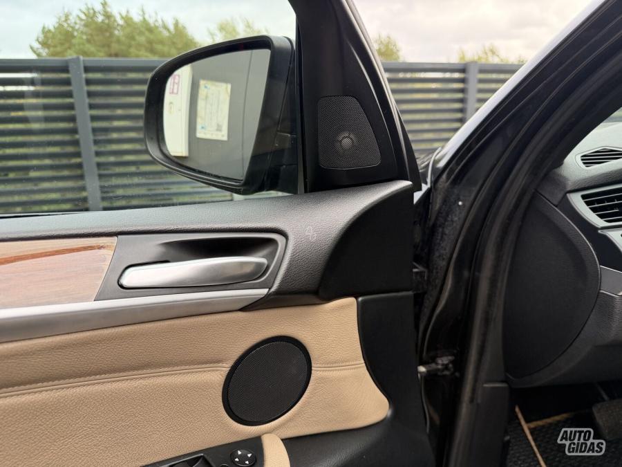 Melns BMW X5 2008 Viļņa, ar dzinēja tilpumu 3.00 L un nobraukumu 384 tūkst. km par 7440 €, foto 29 vietnē AUTOMOTO.COM.LV