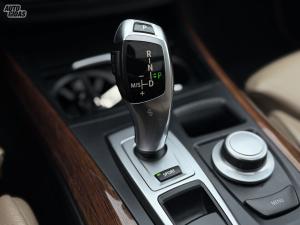 Melns BMW X5 2008 Viļņa, ar dzinēja tilpumu 3.00 L un nobraukumu 384 tūkst. km par 7440 €, foto 34 vietnē AUTOMOTO.COM.LV
