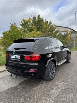 Melns BMW X5 2008 Tukums, ar dzinēja tilpumu 3.00 L un nobraukumu 490 tūkst. km par 7999 €, foto 4 vietnē AUTOMOTO.COM.LV