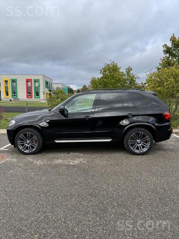 Melns BMW X5 2008 Tukums, ar dzinēja tilpumu 3.00 L un nobraukumu 490 tūkst. km par 7999 €, foto 7 vietnē AUTOMOTO.COM.LV
