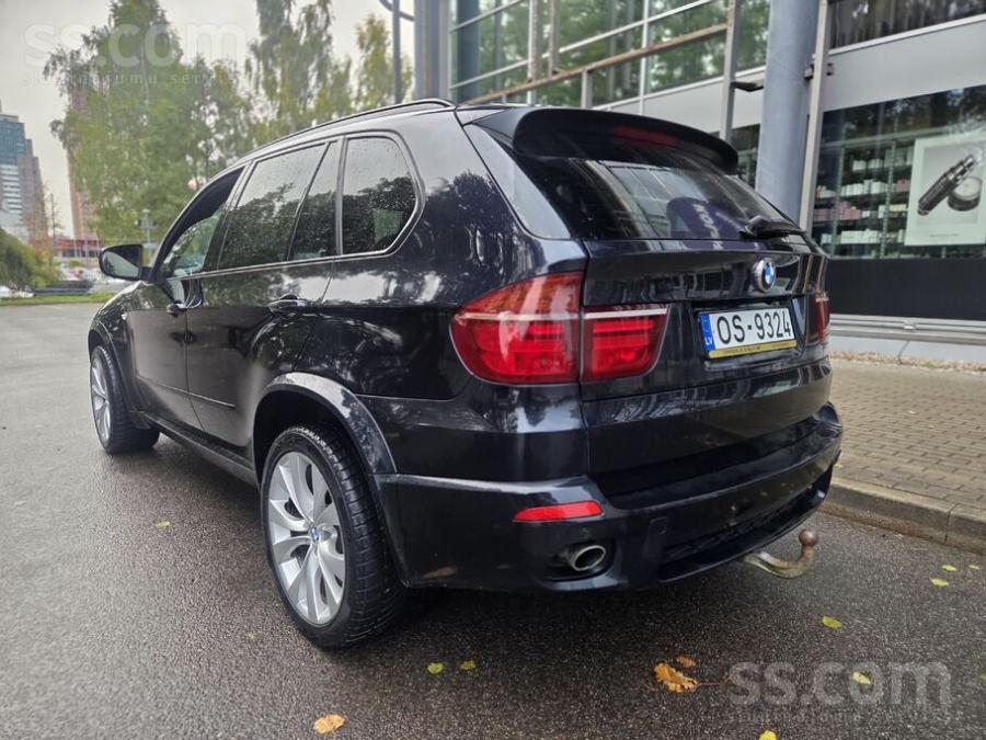 Black BMW X5 2008 in Riga, with an engine capacity of 3.00 L and mileage of 0 thousand km for 9500 €, photo 5 on AUTOMOTO.COM.LV