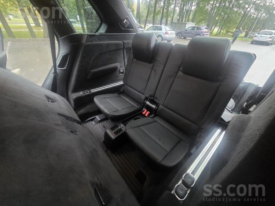 Black BMW X5 2008 in Riga, with an engine capacity of 3.00 L and mileage of 0 thousand km for 9500 €, photo 9 on AUTOMOTO.COM.LV