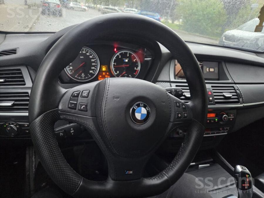 Black BMW X5 2008 in Riga, with an engine capacity of 3.00 L and mileage of 0 thousand km for 9500 €, photo 15 on AUTOMOTO.COM.LV