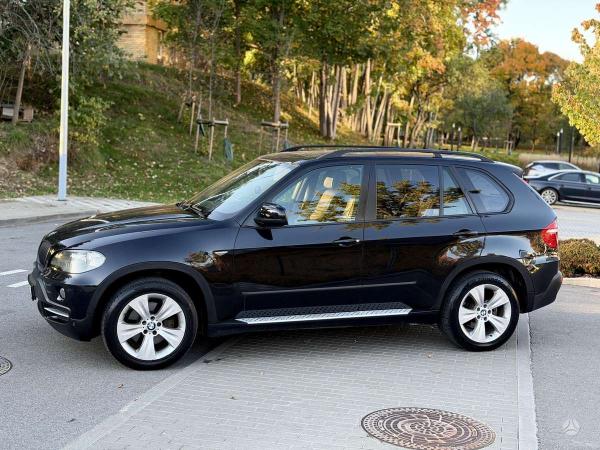 Black BMW X5 2008 in Vilnius, with an engine capacity of 2.99 L and mileage of 295 thousand km for 6500 €, photo 4 on AUTOMOTO.COM.LV