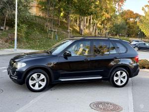 Black BMW X5 2008 in Vilnius, with an engine capacity of 2.99 L and mileage of 295 thousand km for 6500 €, photo 4 on AUTOMOTO.COM.LV
