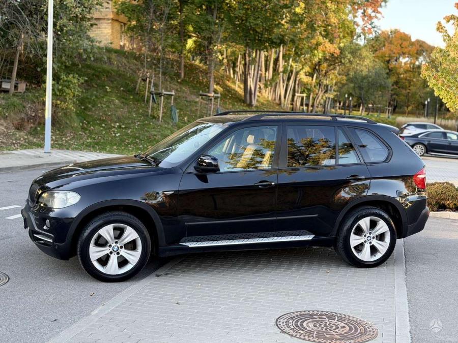 Black BMW X5 2008 in Vilnius, with an engine capacity of 2.99 L and mileage of 295 thousand km for 6500 €, photo 4 on AUTOMOTO.COM.LV