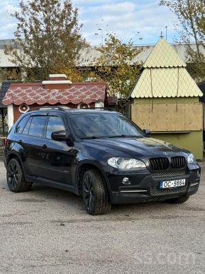 Black BMW X5 2008 in Riga, with an engine capacity of 3.00 L and mileage of 328 thousand km for 6200 €, photo 3 on AUTOMOTO.COM.LV