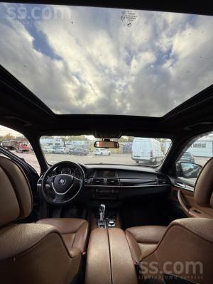 Black BMW X5 2008 in Riga, with an engine capacity of 3.00 L and mileage of 328 thousand km for 6200 €, photo 9 on AUTOMOTO.COM.LV