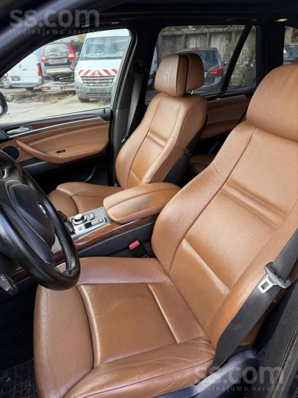 БМВ Х5 2008 в Рига на AUTOMOTO.COM.LV Черный БМВ Х5 2008 в Рига, объемом двигателя 3.00 л и пробегом 328 тыс. км за 6200 €, фото 11 на AUTOMOTO.COM.LV