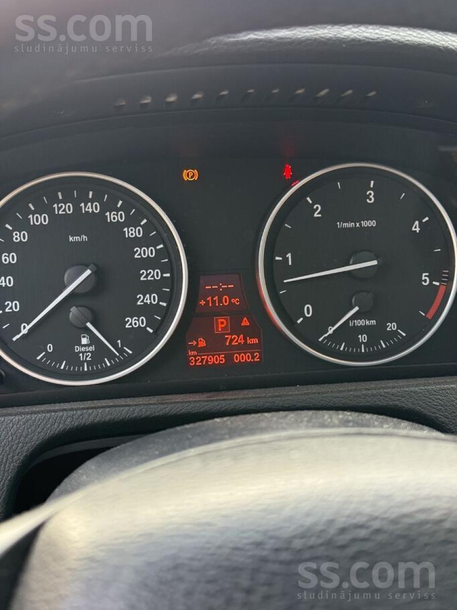 Black BMW X5 2008 in Riga, with an engine capacity of 3.00 L and mileage of 328 thousand km for 6200 €, photo 14 on AUTOMOTO.COM.LV