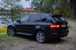 Черный БМВ Х5 2008 в Рига, объемом двигателя 3.00 л и пробегом 283 тыс. км за 9500 €, фото 4 на AUTOMOTO.COM.LV