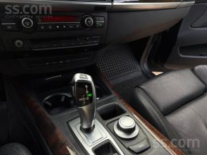 Melns BMW X5 2008 Rīga, ar dzinēja tilpumu 3.00 L un nobraukumu 260 tūkst. km par 8500 €, foto 14 vietnē AUTOMOTO.COM.LV