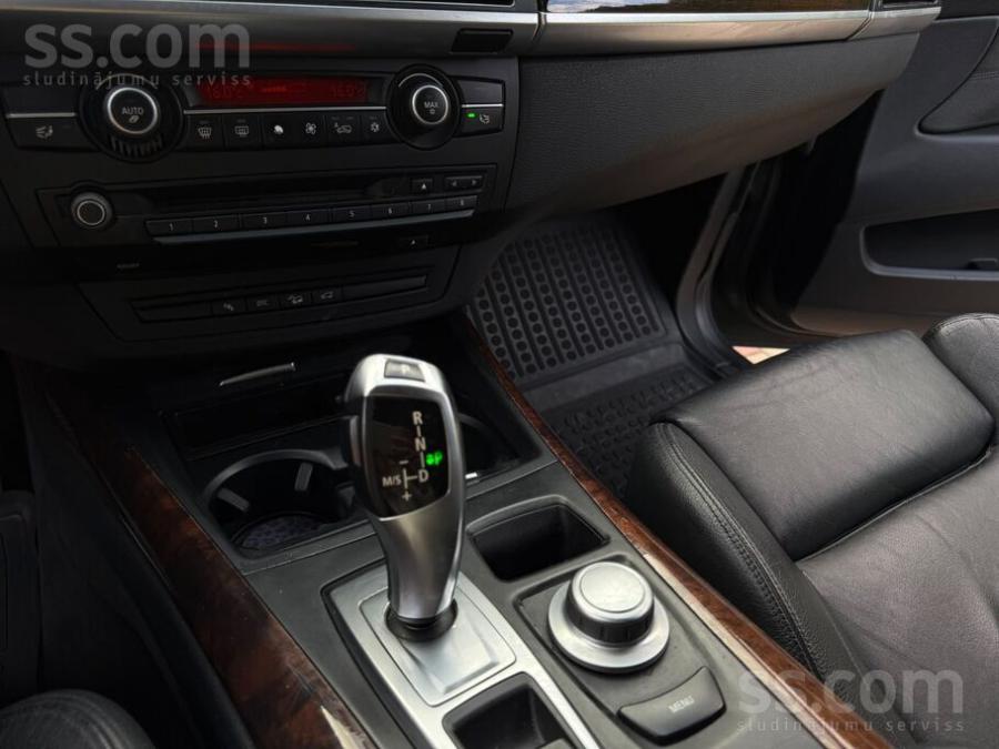 Melns BMW X5 2008 Rīga, ar dzinēja tilpumu 3.00 L un nobraukumu 260 tūkst. km par 8500 €, foto 14 vietnē AUTOMOTO.COM.LV