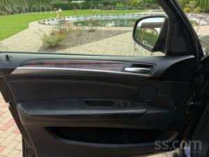 Melns BMW X5 2008 Rīga, ar dzinēja tilpumu 3.00 L un nobraukumu 260 tūkst. km par 8500 €, foto 18 vietnē AUTOMOTO.COM.LV