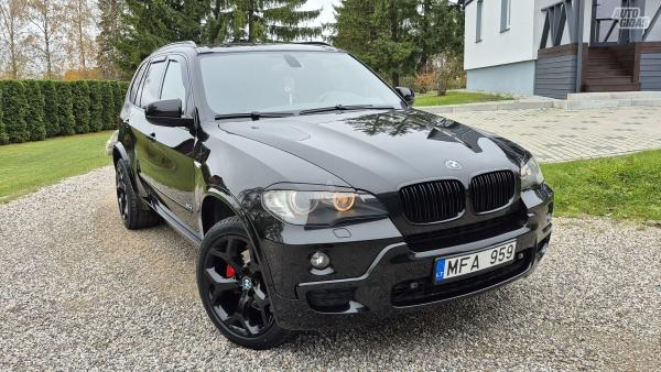 Black BMW X5 2008 in Utena, with an engine capacity of 3.00 L and mileage of 392 thousand km for 9390 €, photo 5 on AUTOMOTO.COM.LV