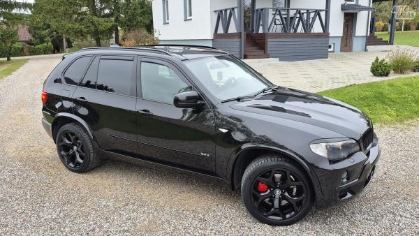 Black BMW X5 2008 in Utena, with an engine capacity of 3.00 L and mileage of 392 thousand km for 9390 €, photo 7 on AUTOMOTO.COM.LV
