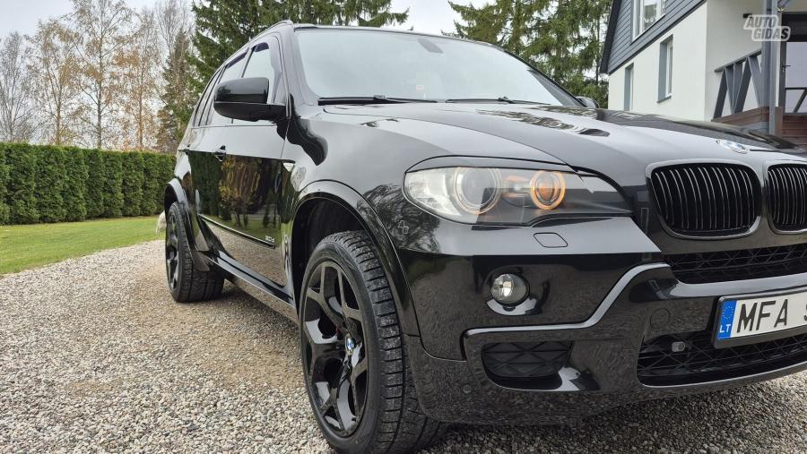 Black BMW X5 2008 in Utena, with an engine capacity of 3.00 L and mileage of 392 thousand km for 9390 €, photo 16 on AUTOMOTO.COM.LV