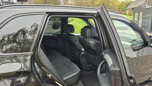 Black BMW X5 2008 in Utena, with an engine capacity of 3.00 L and mileage of 392 thousand km for 9390 €, photo 26 on AUTOMOTO.COM.LV