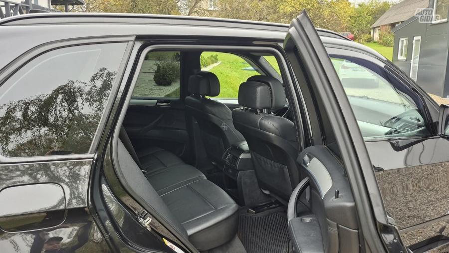 Black BMW X5 2008 in Utena, with an engine capacity of 3.00 L and mileage of 392 thousand km for 9390 €, photo 26 on AUTOMOTO.COM.LV