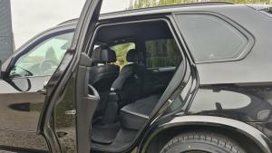 Black BMW X5 2008 in Utena, with an engine capacity of 3.00 L and mileage of 392 thousand km for 9390 €, photo 27 on AUTOMOTO.COM.LV