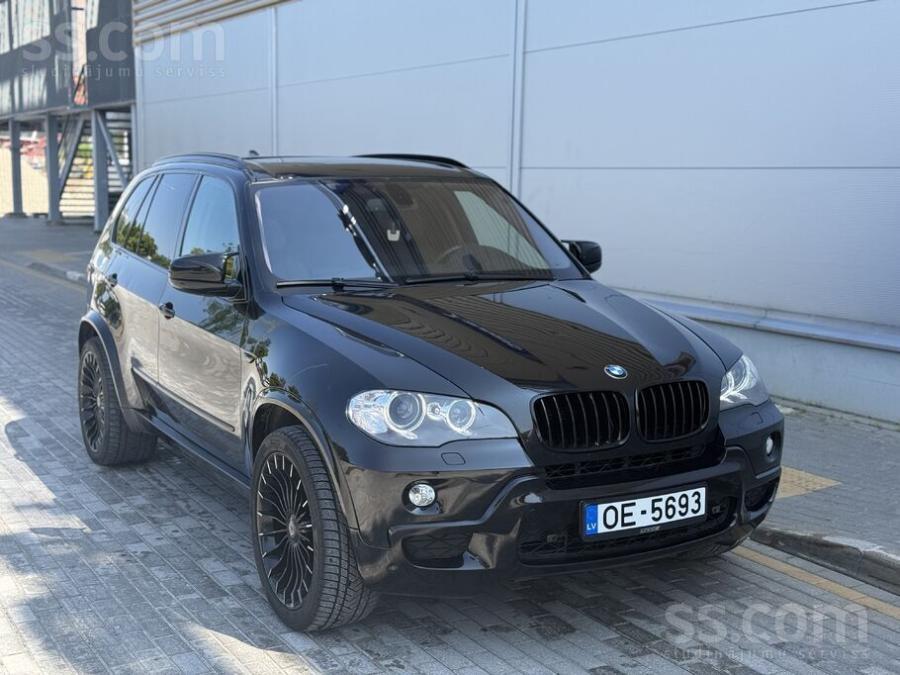 Black BMW X5 2009 in Riga, with an engine capacity of 3.00 L and mileage of 0 thousand km for 9900 €, photo 1 on AUTOMOTO.COM.LV