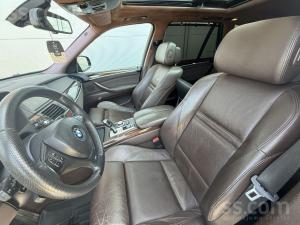 Black BMW X5 2009 in Riga, with an engine capacity of 3.00 L and mileage of 0 thousand km for 9900 €, photo 8 on AUTOMOTO.COM.LV