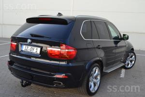 Black BMW X5 2009 in Riga, with an engine capacity of 3.00 L and mileage of 0 thousand km for 9950 €, photo 6 on AUTOMOTO.COM.LV