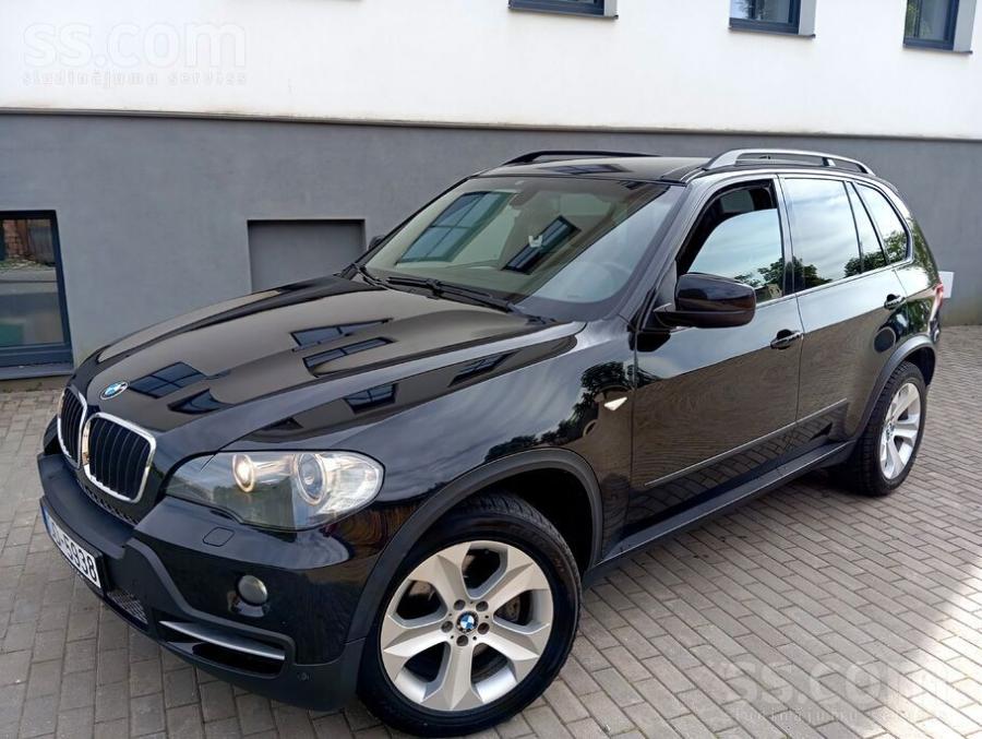 Black BMW X5 2009 in Balvi, with an engine capacity of 3.00 L and mileage of 327 thousand km for 6500 €, photo 1 on AUTOMOTO.COM.LV
