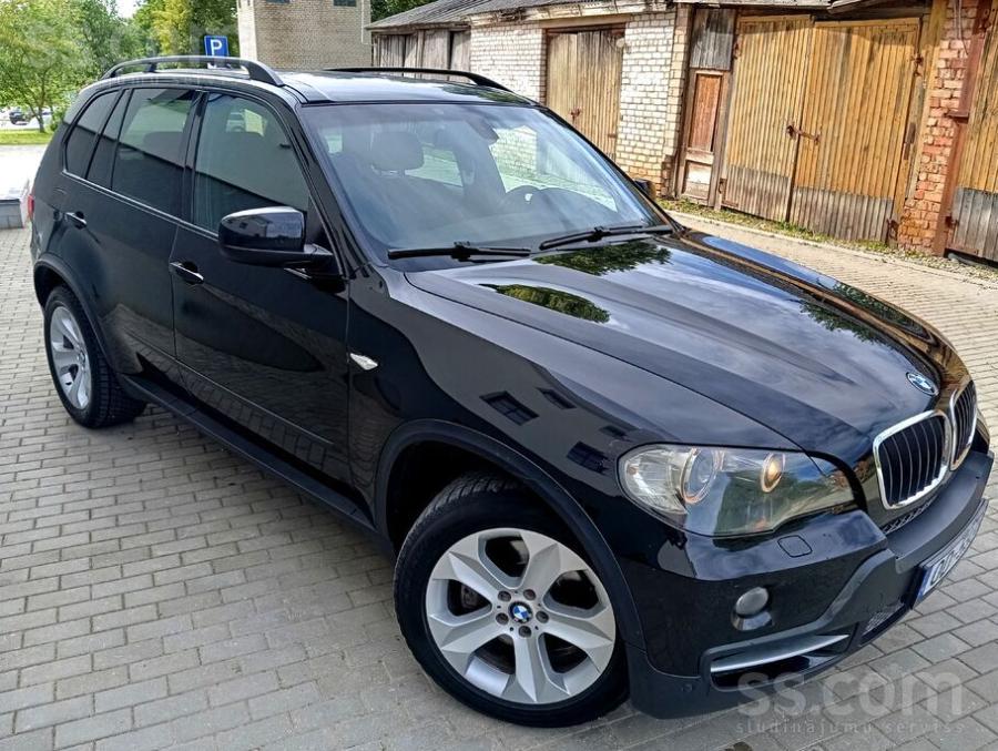 Black BMW X5 2009 in Balvi, with an engine capacity of 3.00 L and mileage of 327 thousand km for 6500 €, photo 4 on AUTOMOTO.COM.LV