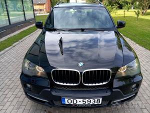 Black BMW X5 2009 in Balvi, with an engine capacity of 3.00 L and mileage of 327 thousand km for 6500 €, photo 7 on AUTOMOTO.COM.LV
