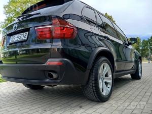 Black BMW X5 2009 in Balvi, with an engine capacity of 3.00 L and mileage of 327 thousand km for 6500 €, photo 10 on AUTOMOTO.COM.LV