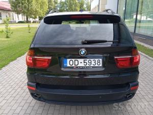 Black BMW X5 2009 in Balvi, with an engine capacity of 3.00 L and mileage of 327 thousand km for 6500 €, photo 12 on AUTOMOTO.COM.LV