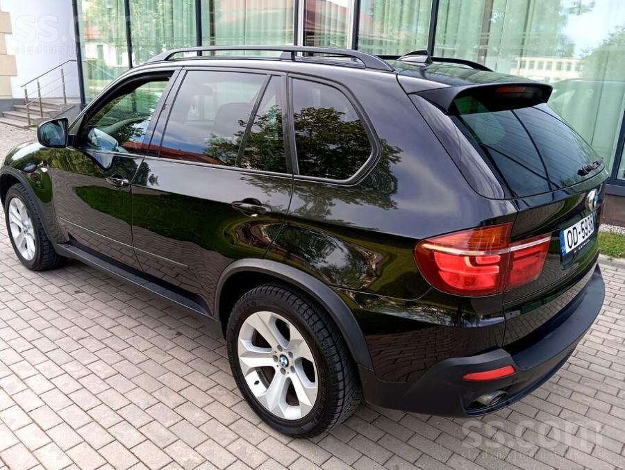 Black BMW X5 2009 in Balvi, with an engine capacity of 3.00 L and mileage of 327 thousand km for 6500 €, photo 14 on AUTOMOTO.COM.LV