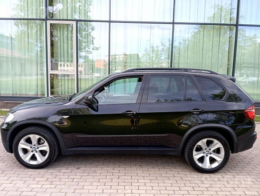Black BMW X5 2009 in Balvi, with an engine capacity of 3.00 L and mileage of 327 thousand km for 6500 €, photo 15 on AUTOMOTO.COM.LV