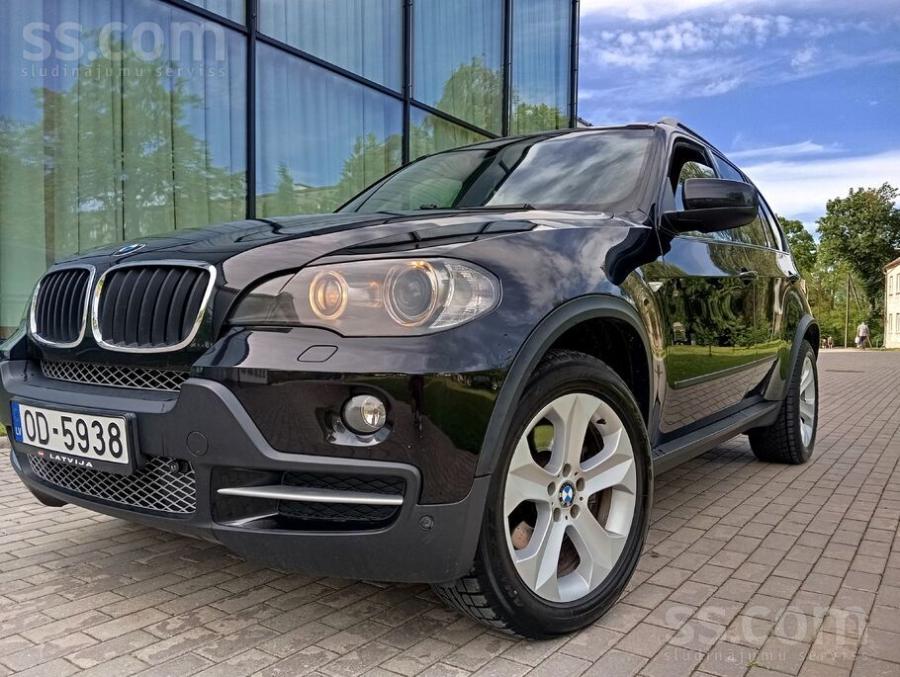 Black BMW X5 2009 in Balvi, with an engine capacity of 3.00 L and mileage of 327 thousand km for 6500 €, photo 16 on AUTOMOTO.COM.LV