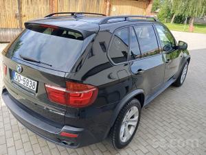 Black BMW X5 2009 in Balvi, with an engine capacity of 3.00 L and mileage of 327 thousand km for 6500 €, photo 20 on AUTOMOTO.COM.LV