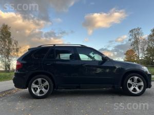 Melns BMW X5 2009 Rīga, ar dzinēja tilpumu 3.00 L un nobraukumu 399 tūkst. km par 8300 €, foto 3 vietnē AUTOMOTO.COM.LV