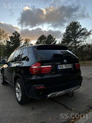 Melns BMW X5 2009 Rīga, ar dzinēja tilpumu 3.00 L un nobraukumu 399 tūkst. km par 8300 €, foto 5 vietnē AUTOMOTO.COM.LV