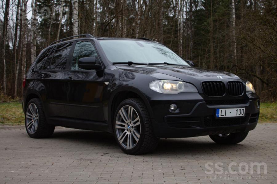 Black BMW X5 2009 in Jelgava, with an engine capacity of 3.00 L and mileage of 378 thousand km for 8100 €, photo 1 on AUTOMOTO.COM.LV